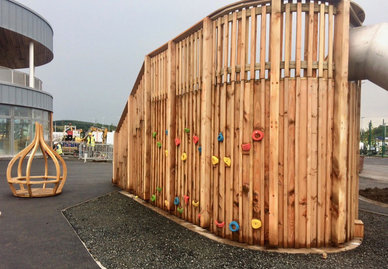 School Amphitheatre and Slide, Glasgow – Handspring Design
